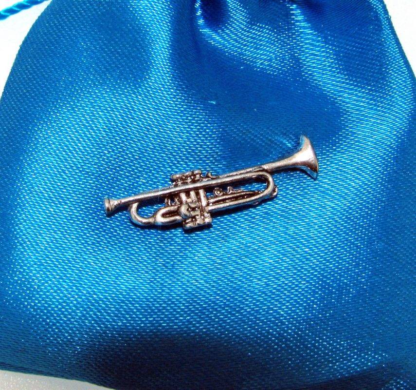 Trumpet Pin Badge – Pageant Pewter