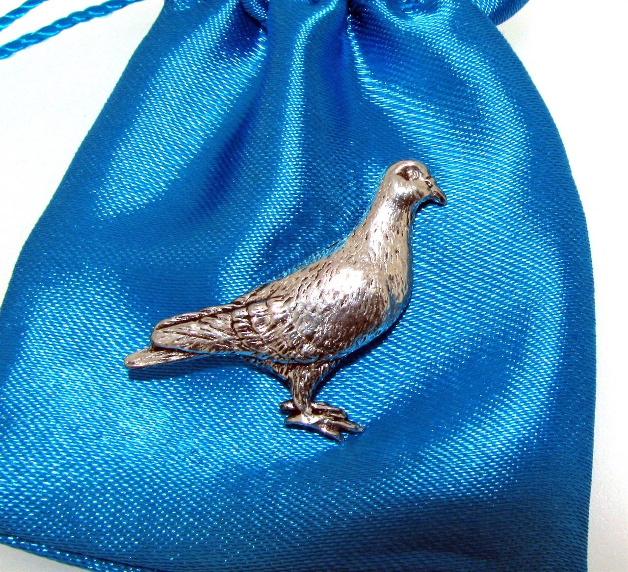 Pigeon Pin Badge - high quality pewter gifts from Pageant Pewter